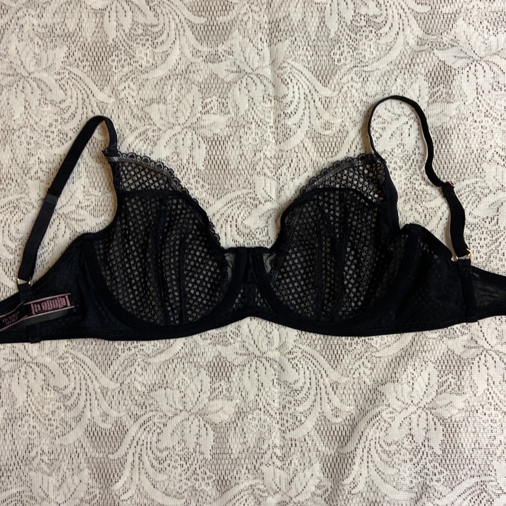 Victoria’s Secret Black Sheer Bra (Fits Like 32dd) 32… - Gem